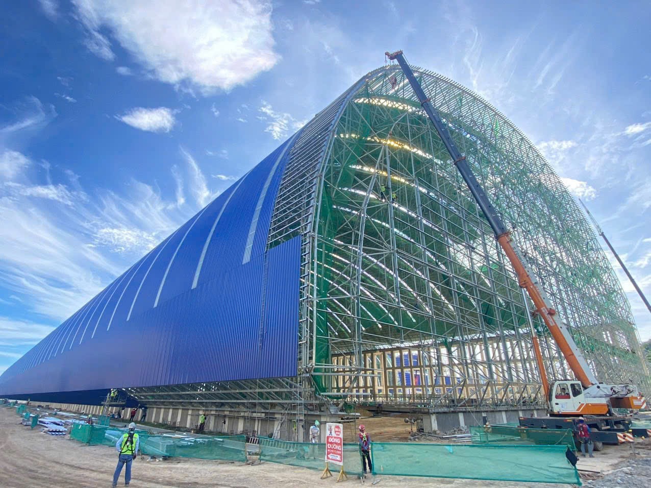 Arched roofing Panels - Công Ty Cổ Phần Sản Xuất Nhựa Nam Định
